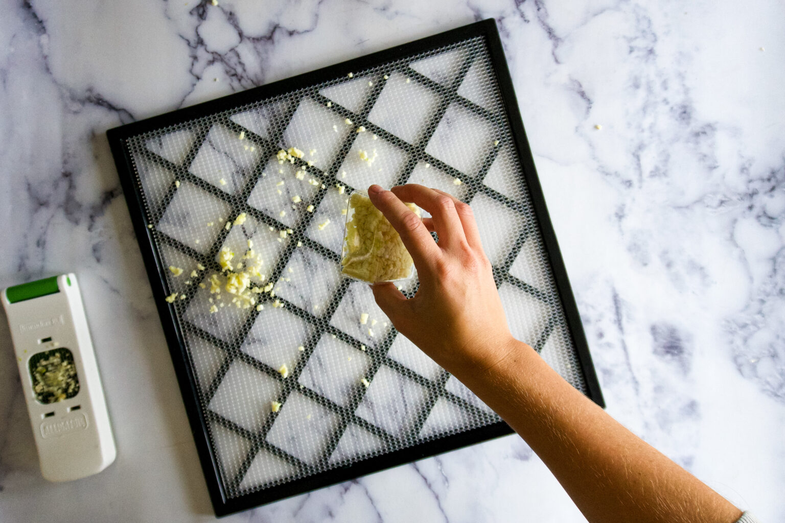 How To Dehydrate Garlic {An Easy Tutorial} - Crave The Good